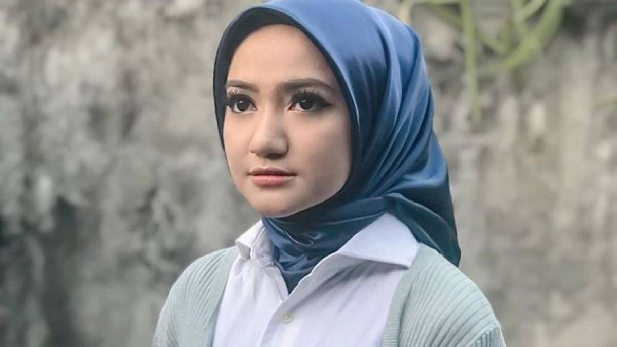 Marcella Simon Kembali Peluk Kristen, Semua Foto Berhijab Dihapus