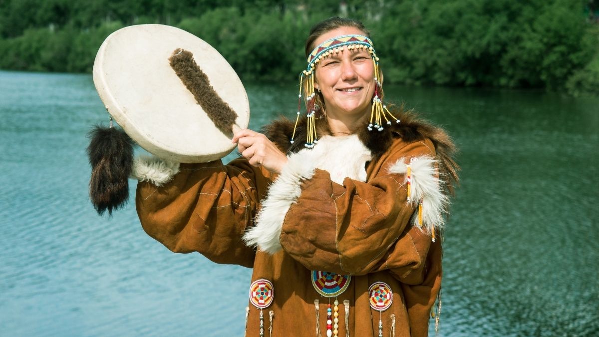 4 Suku Pedalaman Penghasil Wanita Cantik