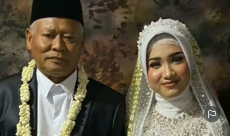 Viral Kakek Kakek Nikahi Perawan Usia 19 Tahun Malu Malu Saat Dicium