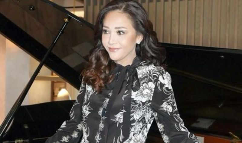 Gaya Rambut 80an, Maia Estianty Mirip Paramitha Rusady