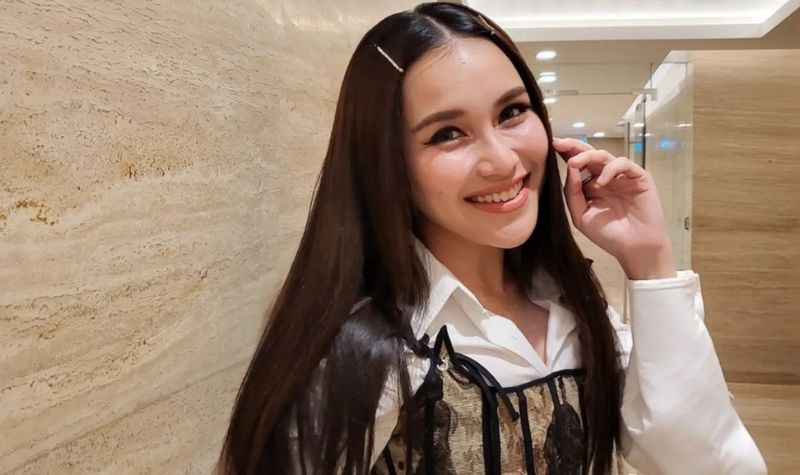Senyuman Manis Ayu Ting Ting Buat Netizen Gagal Move On
