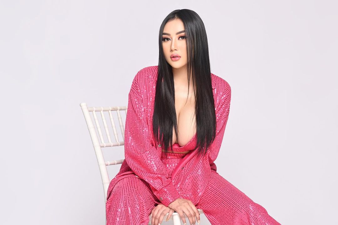 Pakai Gaun Merah Pamela Safitri Makin Menggoda, Netizen: Pemersatu Bangsa