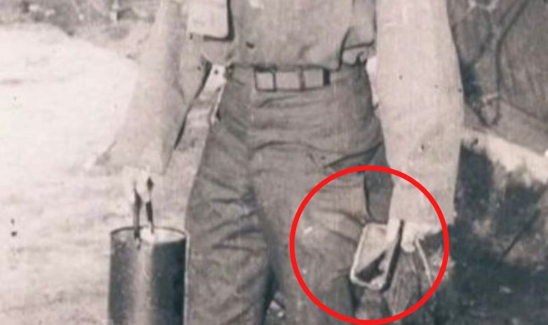 Terungkap Sosok Penjelajah Waktu Tentara Perang Dunia II, Foto Pegang ... Terungkap Sosok Penjelajah Waktu Tentara Perang Dunia II, Foto Pegang ...