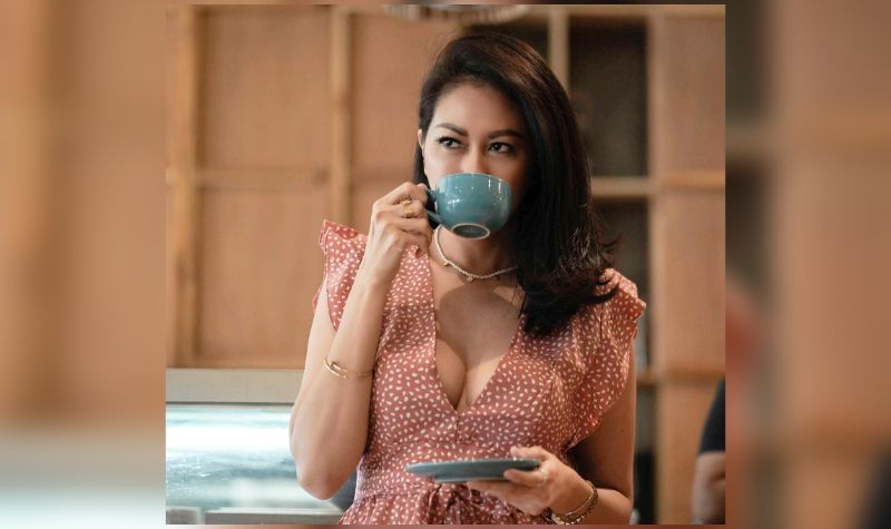 Bodi Seksi Atien Simon Masih di Atas Segala-galanya Bagi Netizen