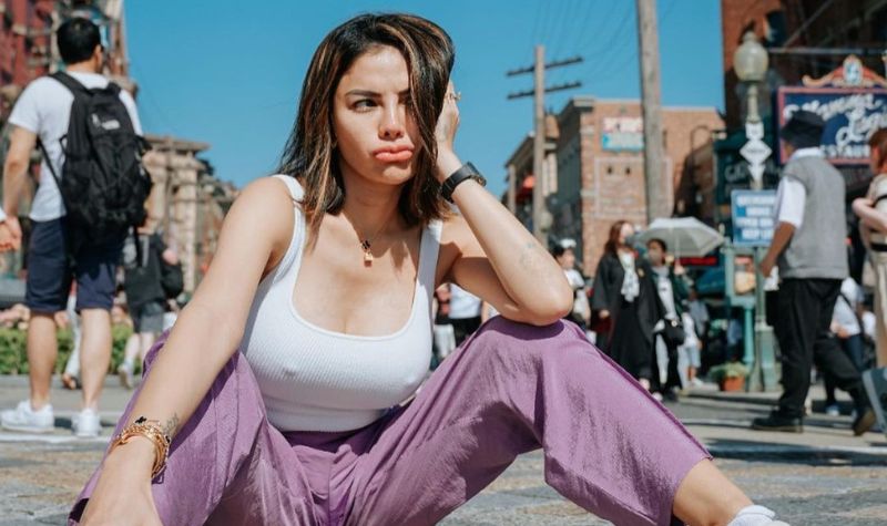 Lagi Jalan-jalan Bawa Anak, Nikita Mirzani Percaya Diri Jalan Gak Pakai Bra