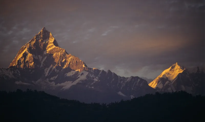 Gunung Machhapuchhre: Keunikan, Keindahannya dan Misteri Puncak yang ...